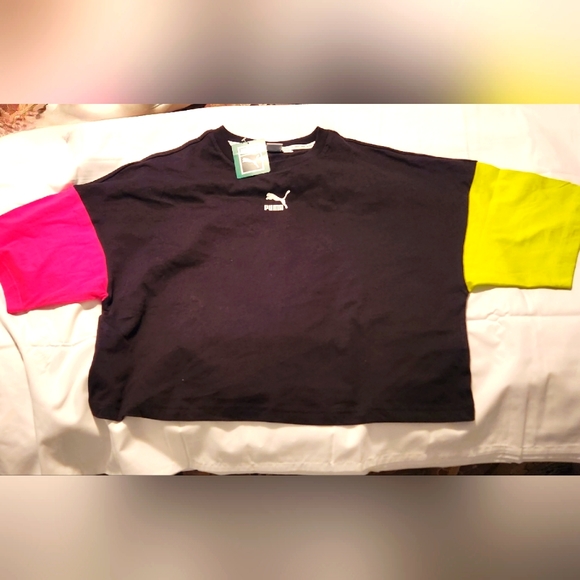 Puma | Tops | Nwt Large Puma Boyfriend Crew Neck Tee With Neon Sleeves ...